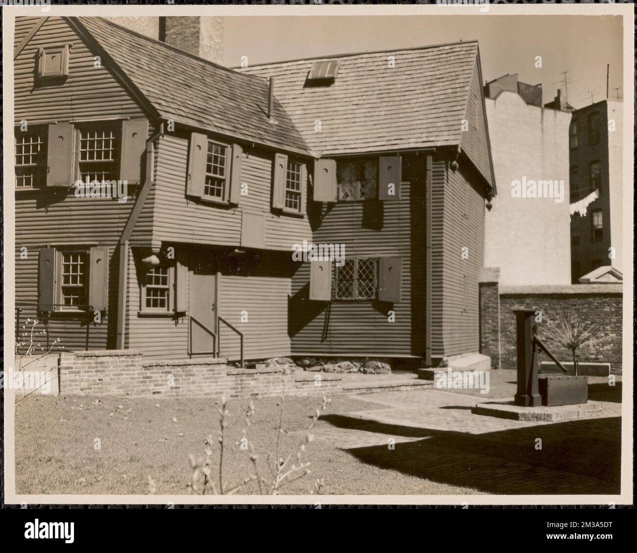 The historic old Moses Pierce-Hichborn House, 1680. 29 North Square ...