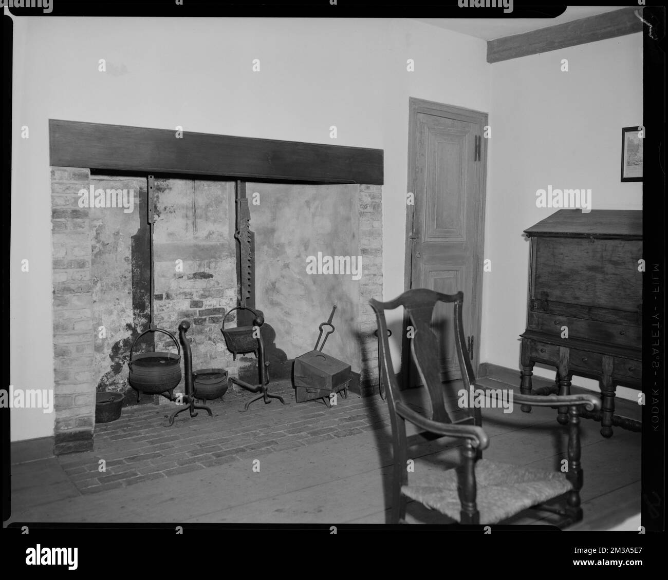 The historic old Moses Pierce-Hichborn House, 1680. 29 North Square ...