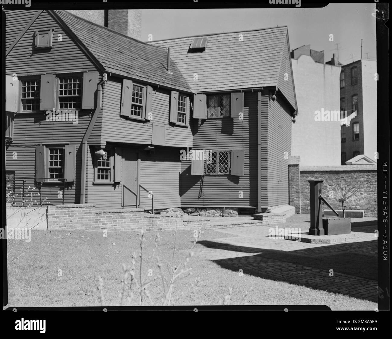 The historic old Moses Pierce-Hichborn House, 1680. 29 North Square ...