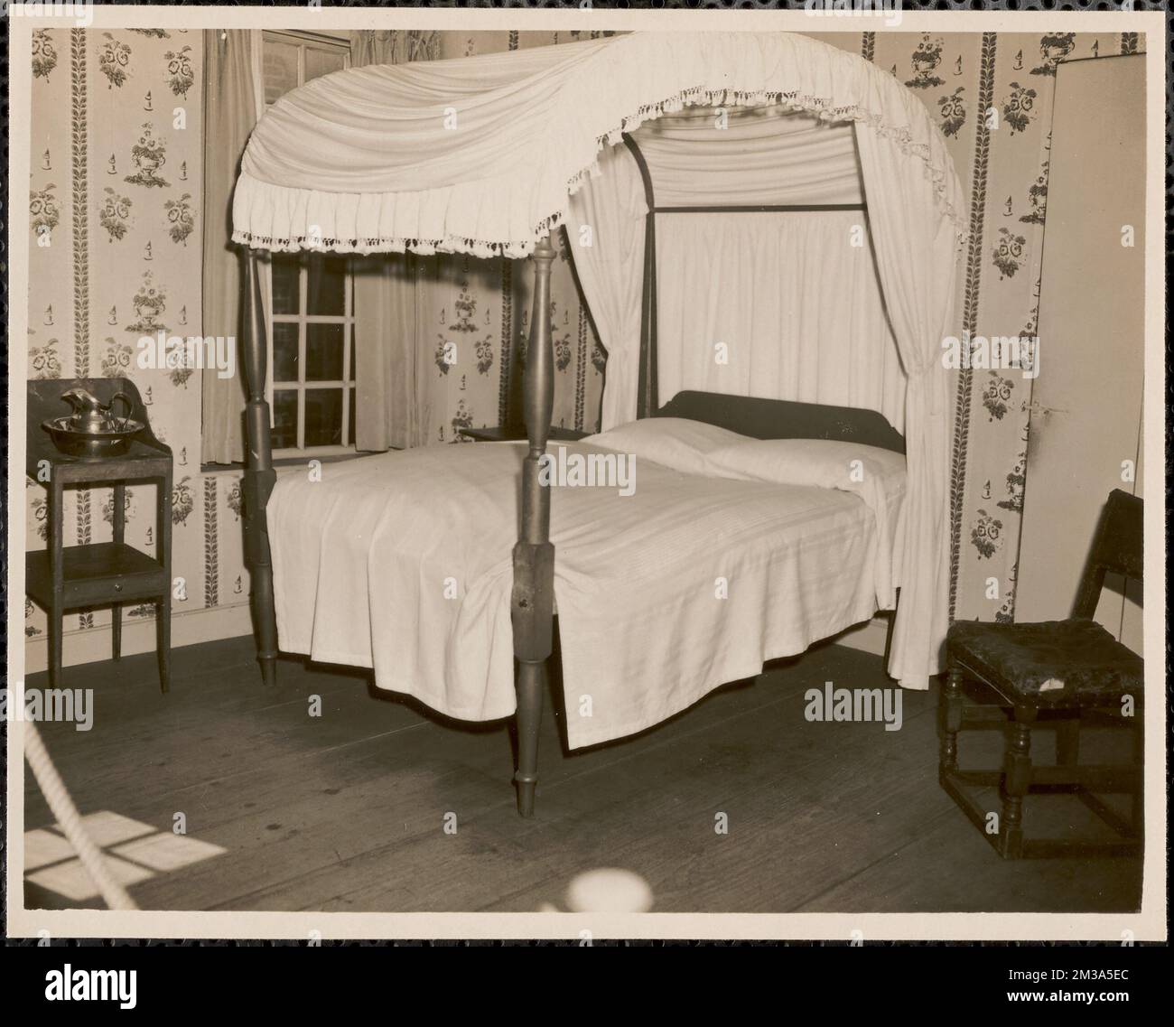 The historic old Moses Pierce-Hichborn House, 1680. 29 North Square ...