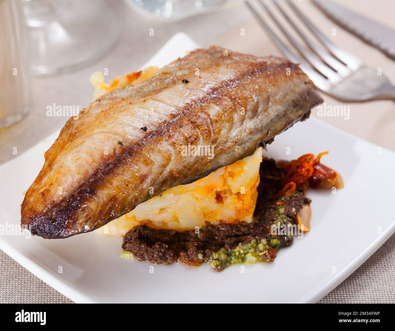 Fried mackerel fillets with mashed potatoes Stock Photo - Alamy