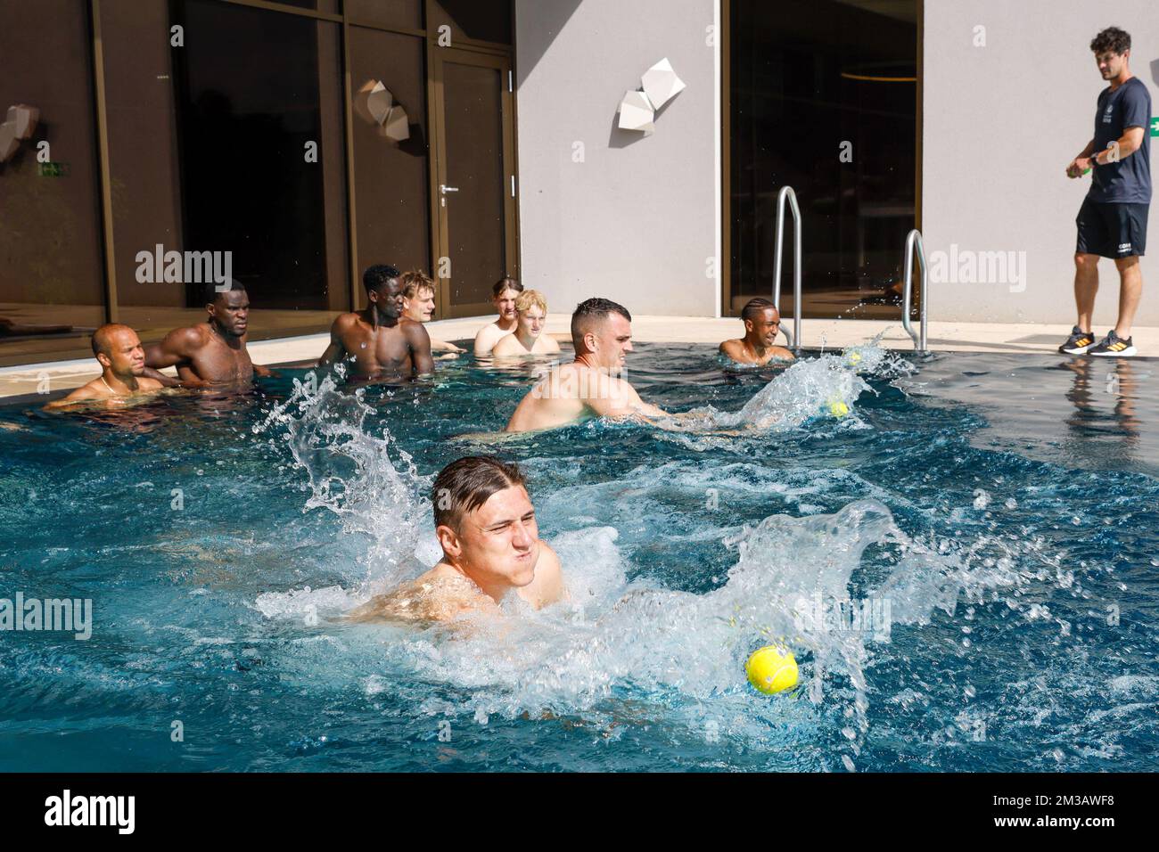 Illustration shows KAA Gent's players in a pool, part of a training ...