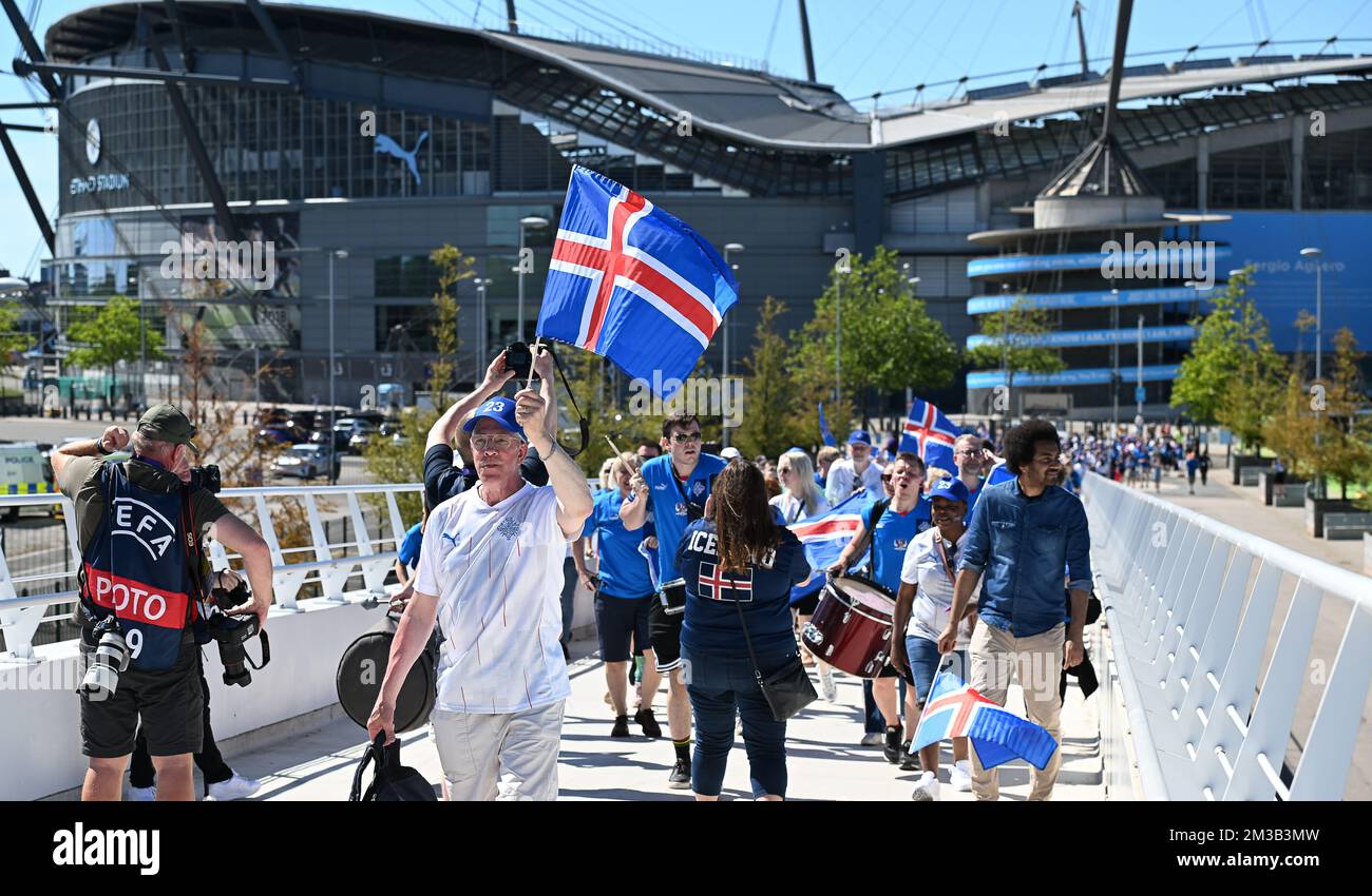 Icelandic national football team hi-res stock photography and images ...
