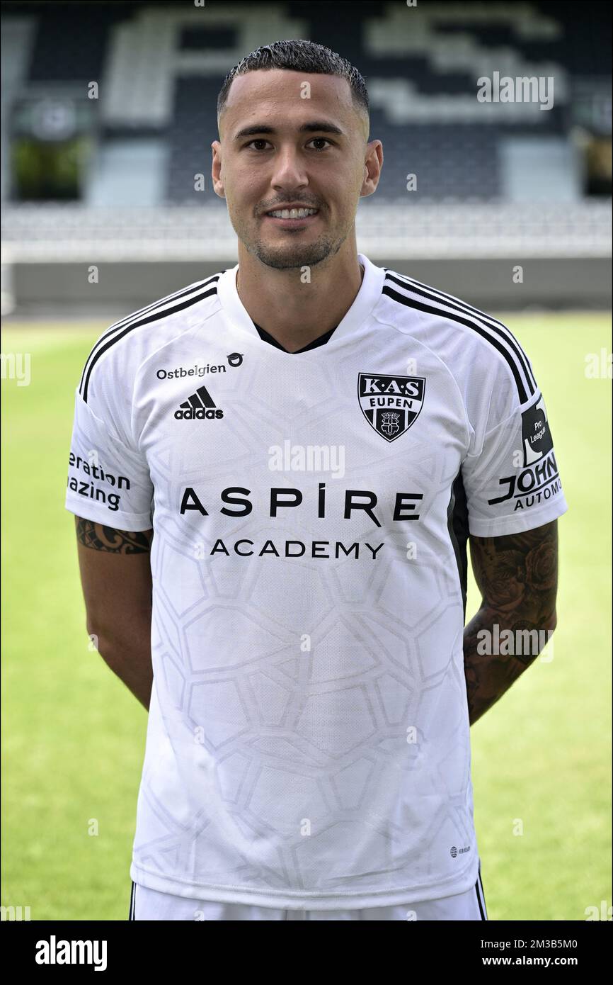 Eupen's Jason Davidson poses for the photographer at the 2022-2023 ...