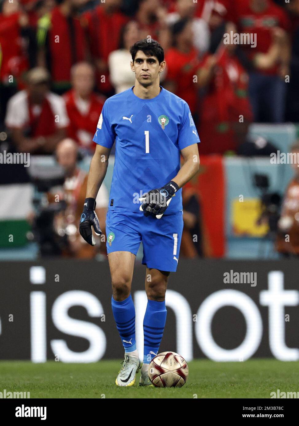Al Khor, Qatar. 14th Dec, 2022. AL KHOR - Morocco goalkeeper Yassine ...