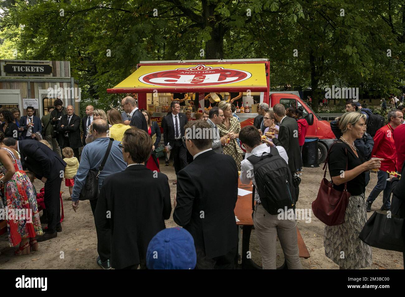 Illustration picture shows the lunch at Fritkot Bevers, during 'Feest ...