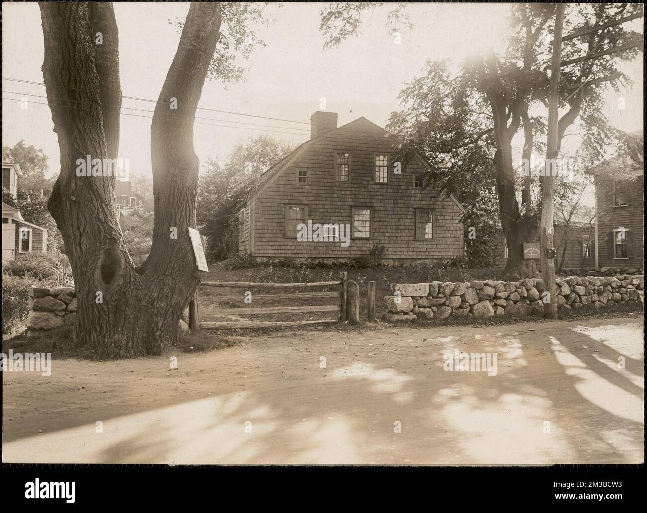 House built by William Harlow in 1677 of timber from the old fort ...