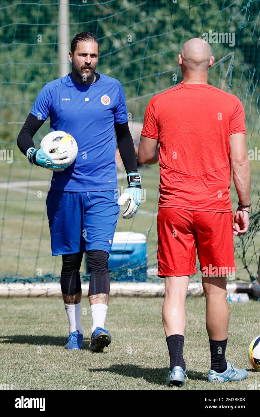 Virton's goalkeeper Anthony Sadin pictured during a warming up session ...