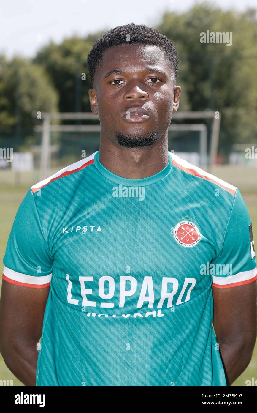 Virton's Keres Masangu poses for the photographer during the 2022-2023 ...