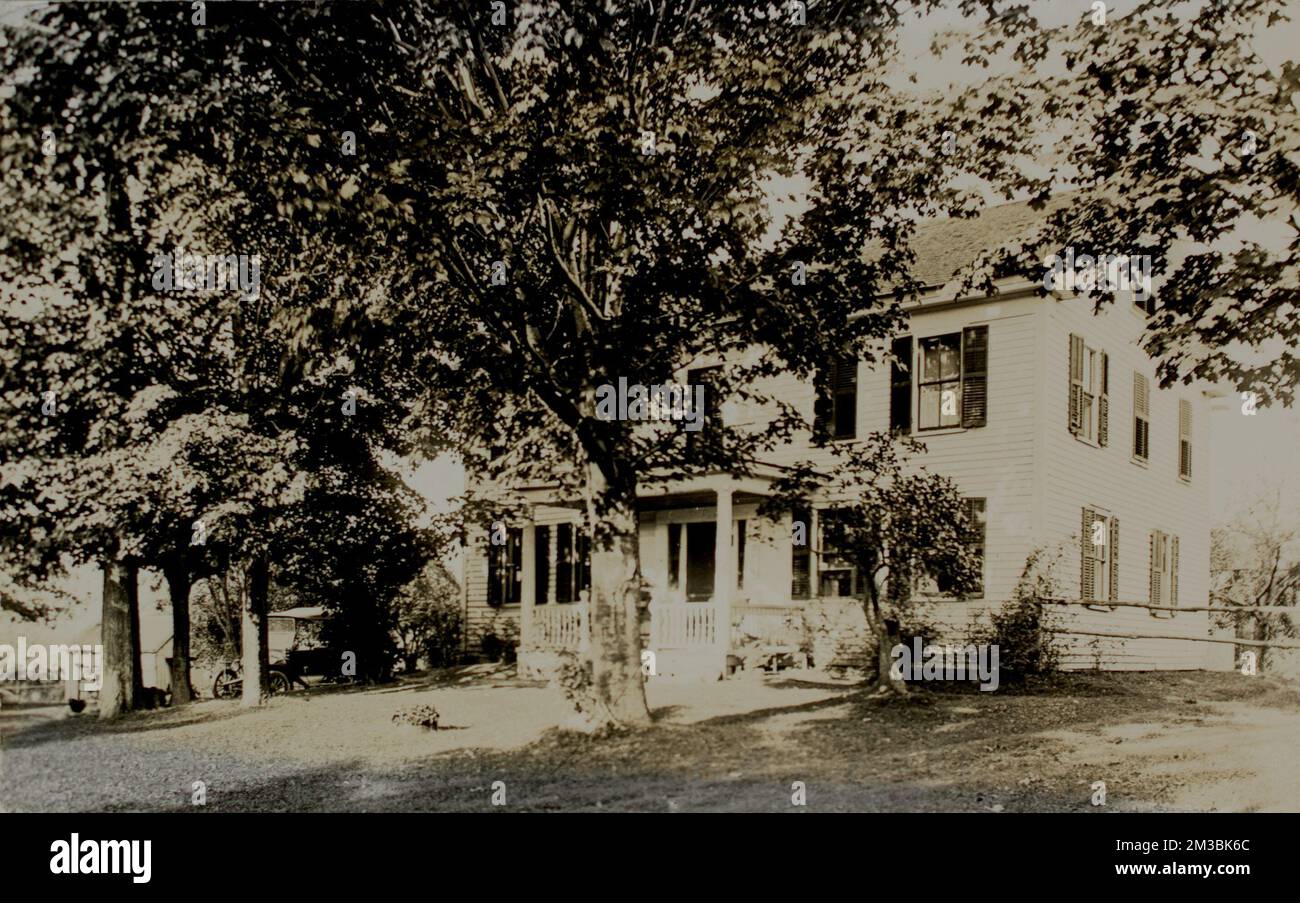 House with model T Ford in driveway , Houses, Automobiles Stock Photo ...