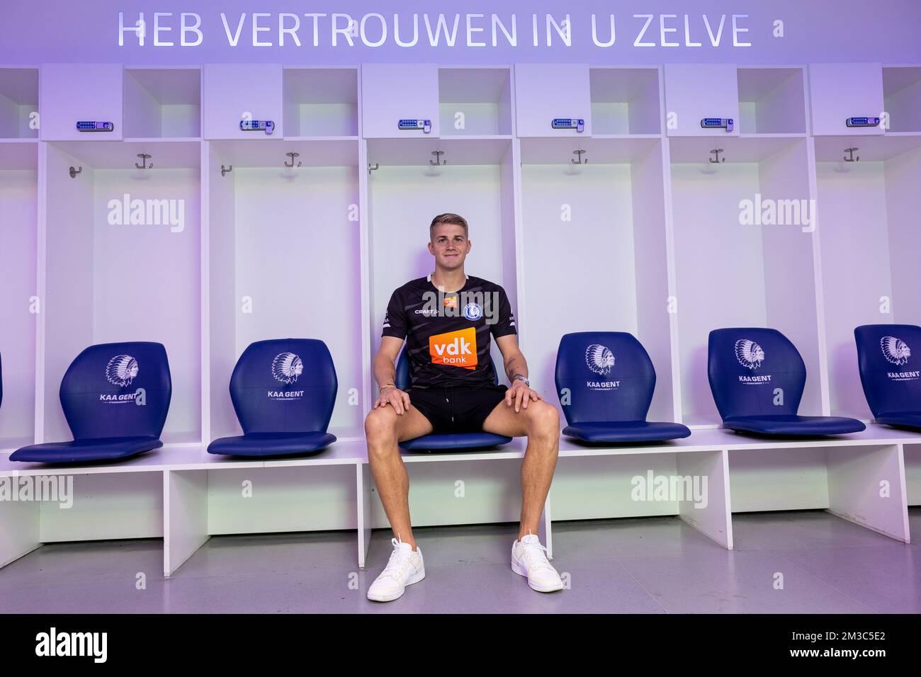 French goalkeeper Paul Nardi pictured at the signing of his contract at ...