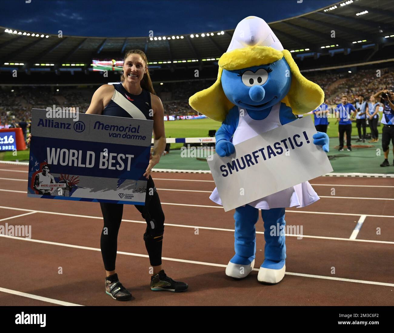 Us Kara Winger Celebrates A World Best During The Javelin Throw