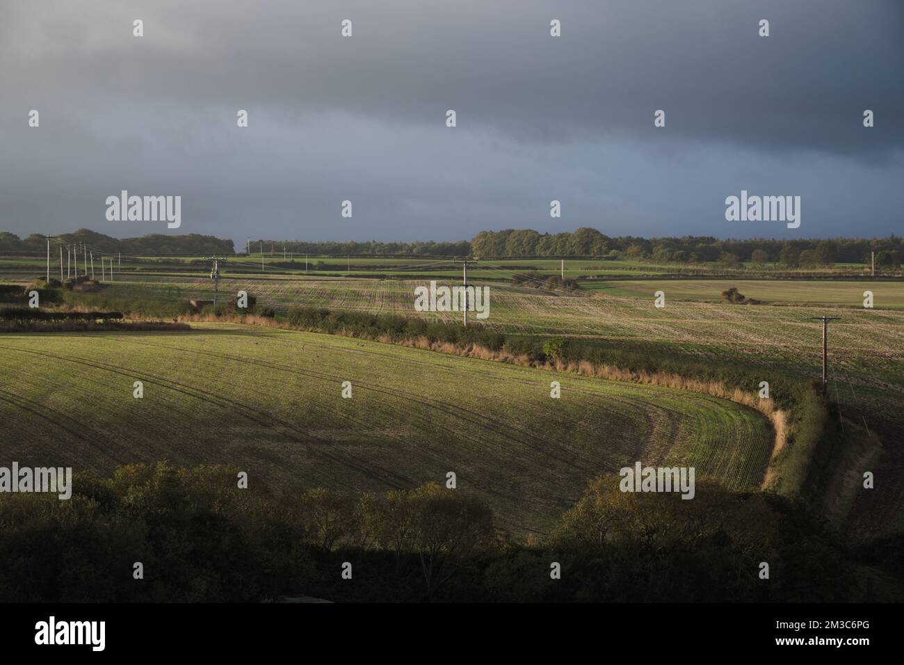 Power lines england hi-res stock photography and images - Alamy