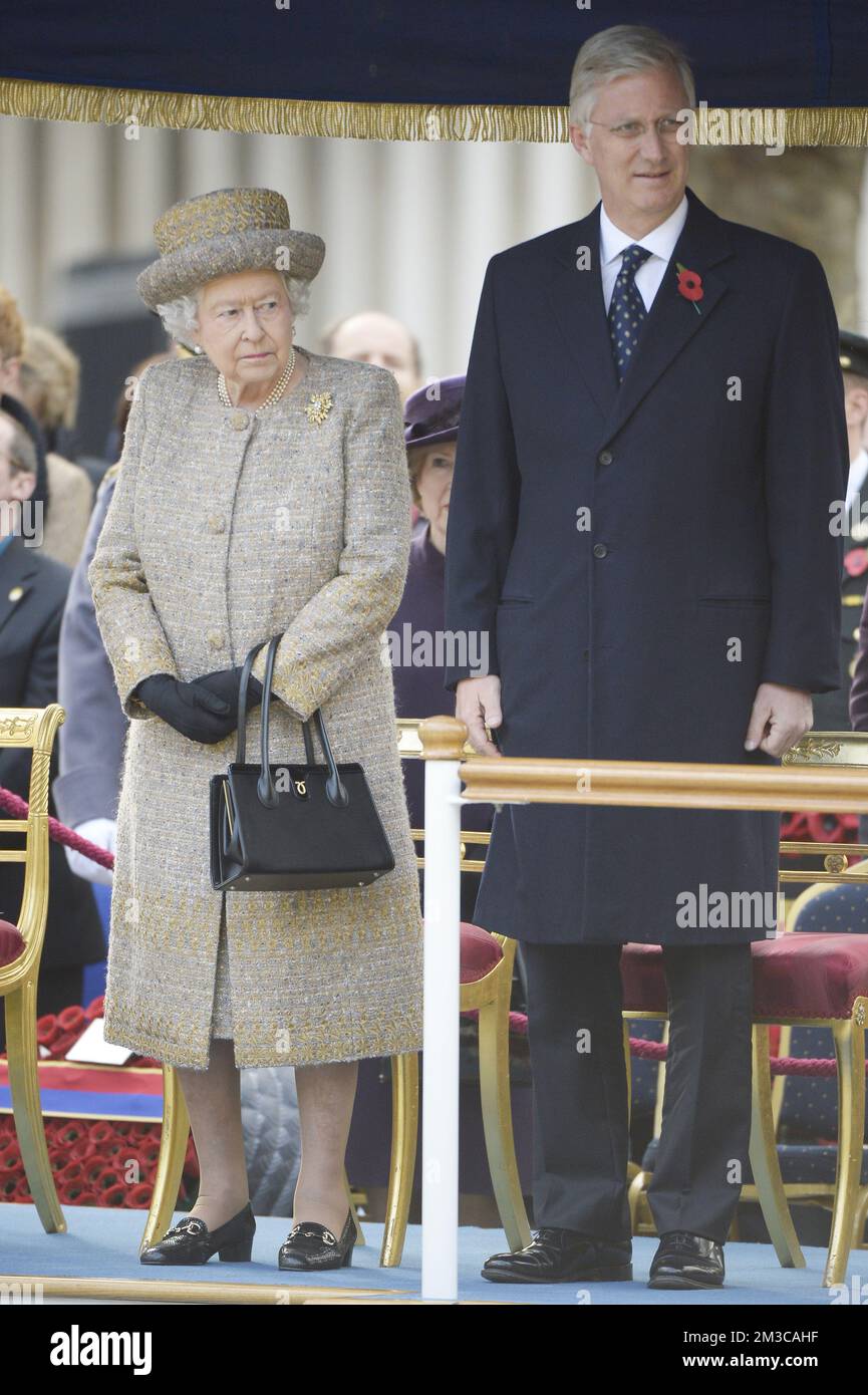 20141106 - LONDON, UNITED KINGDOM: Britain's Queen Elizabeth II and ...