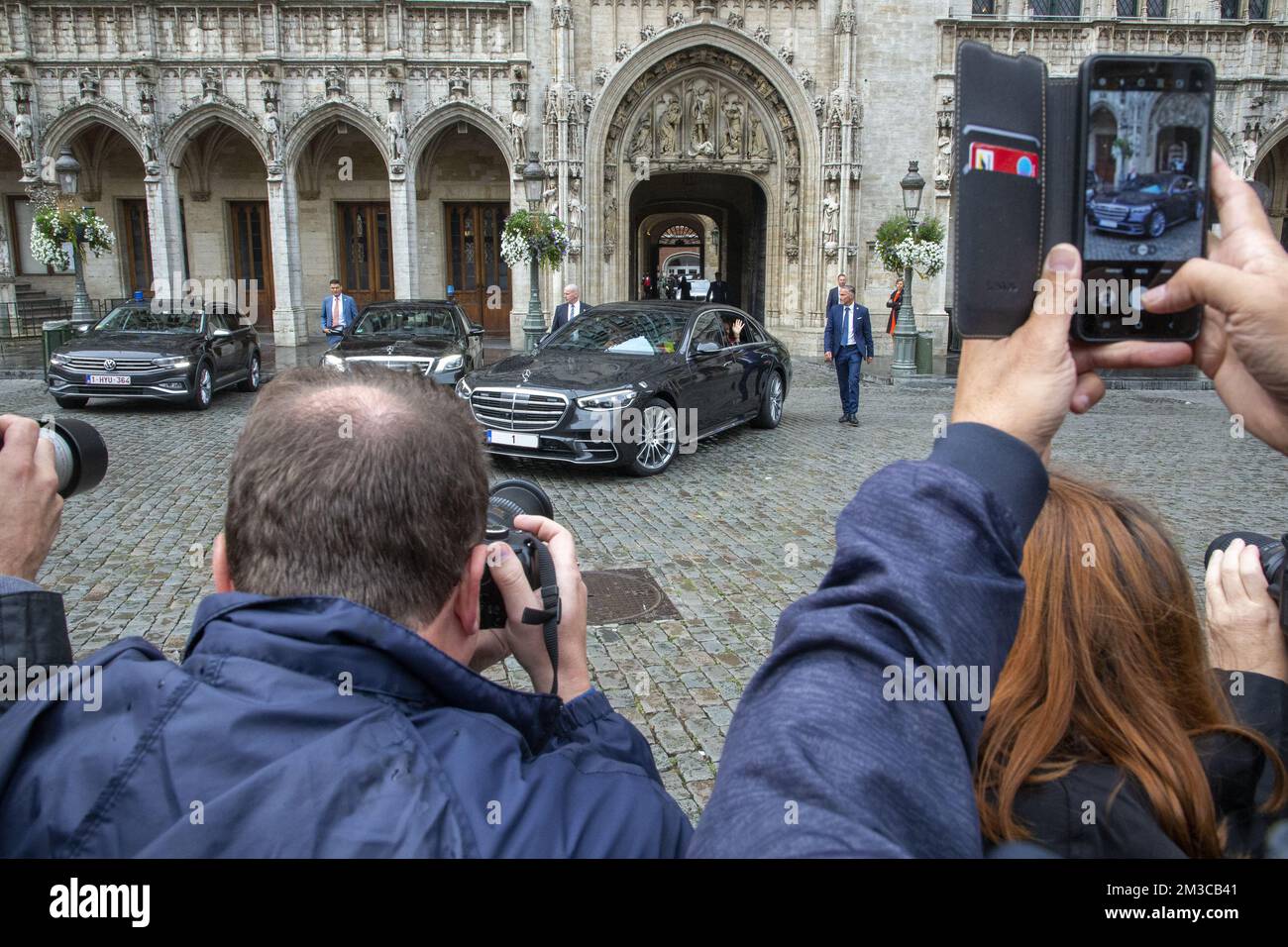 Illustration shows people waiting outside as King Philippe - Filip of ...