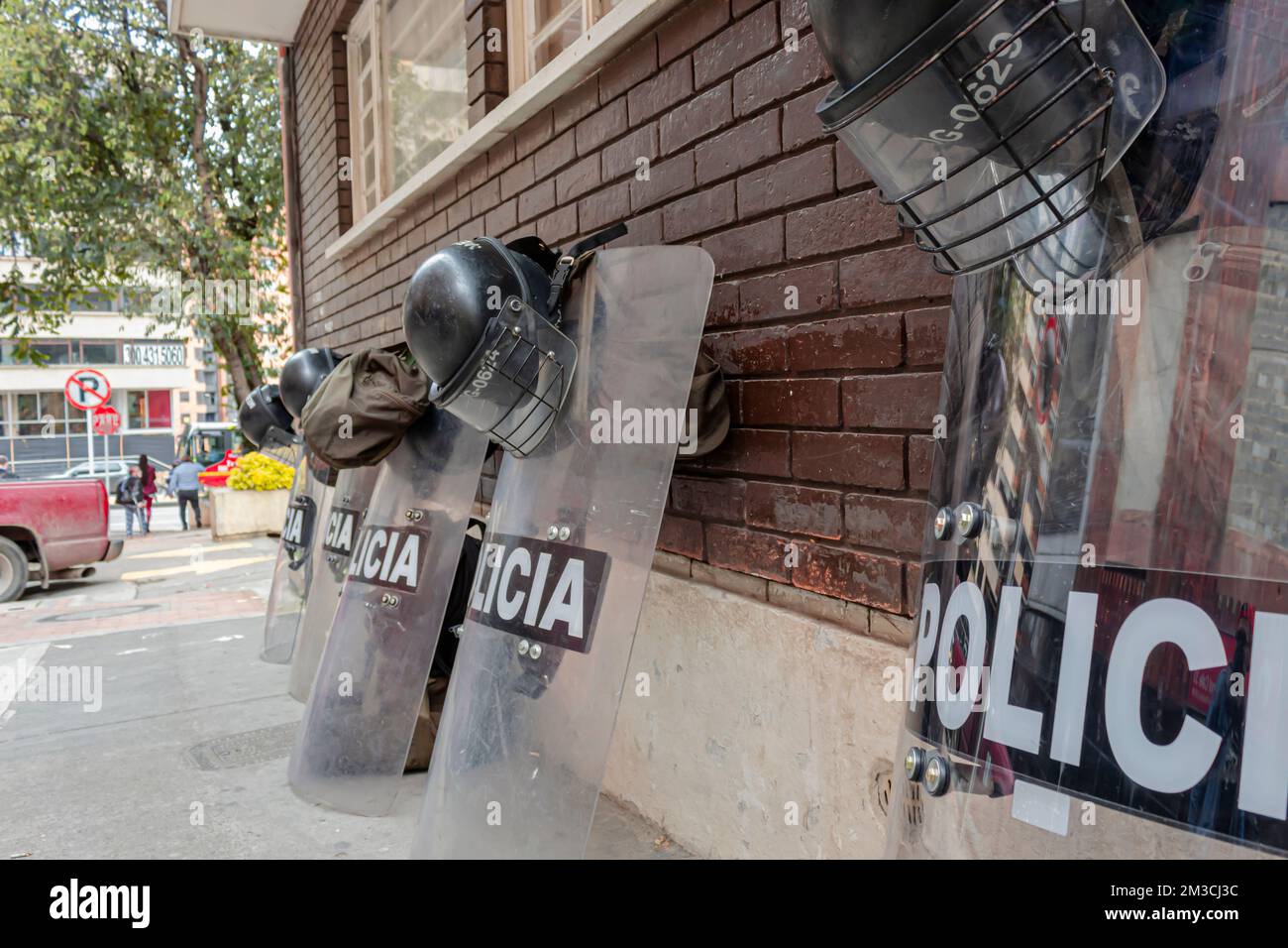 Riots conflict force protection hi-res stock photography and images - Alamy
