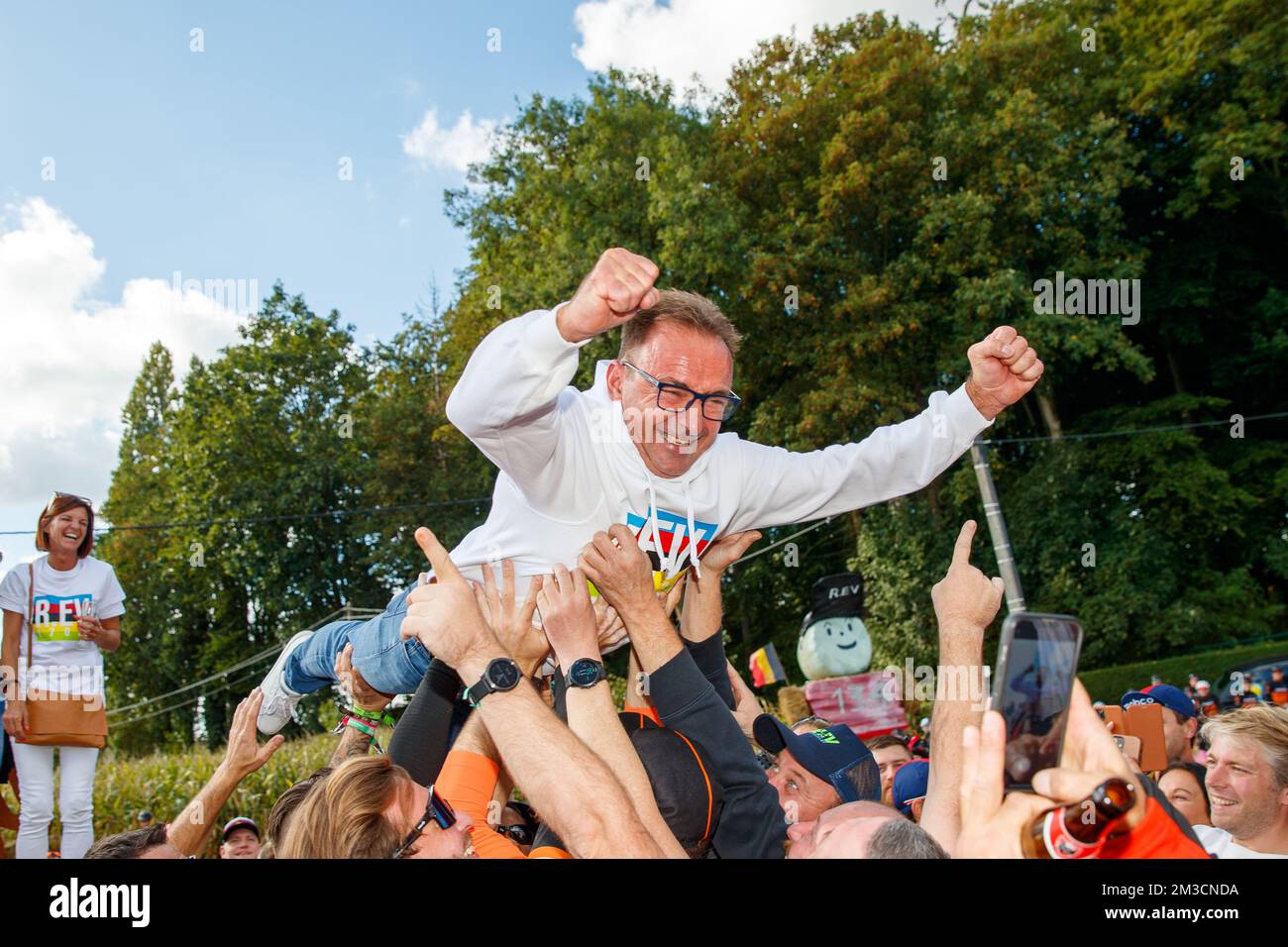 Remco's father Patrick Evenepoel celebrates at Cafe In de Rustberg in ...