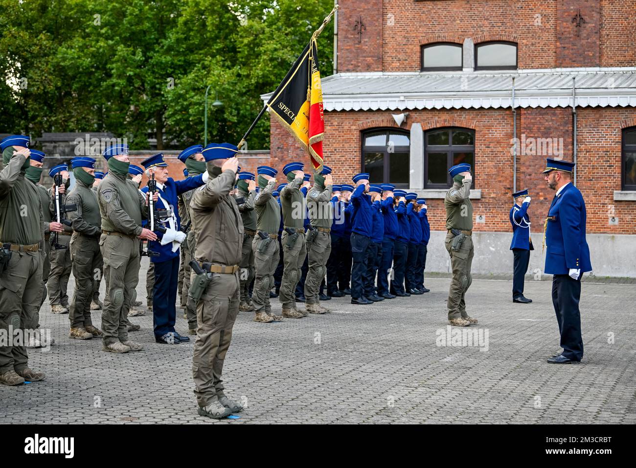 Direction des unites speciales hi-res stock photography and images - Alamy