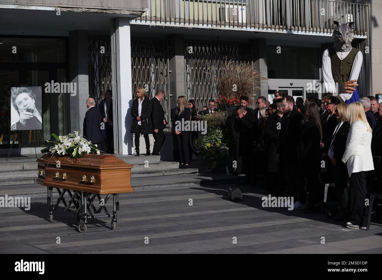Illustration shows the funeral ceremony for Franco Dragone, Italian ...