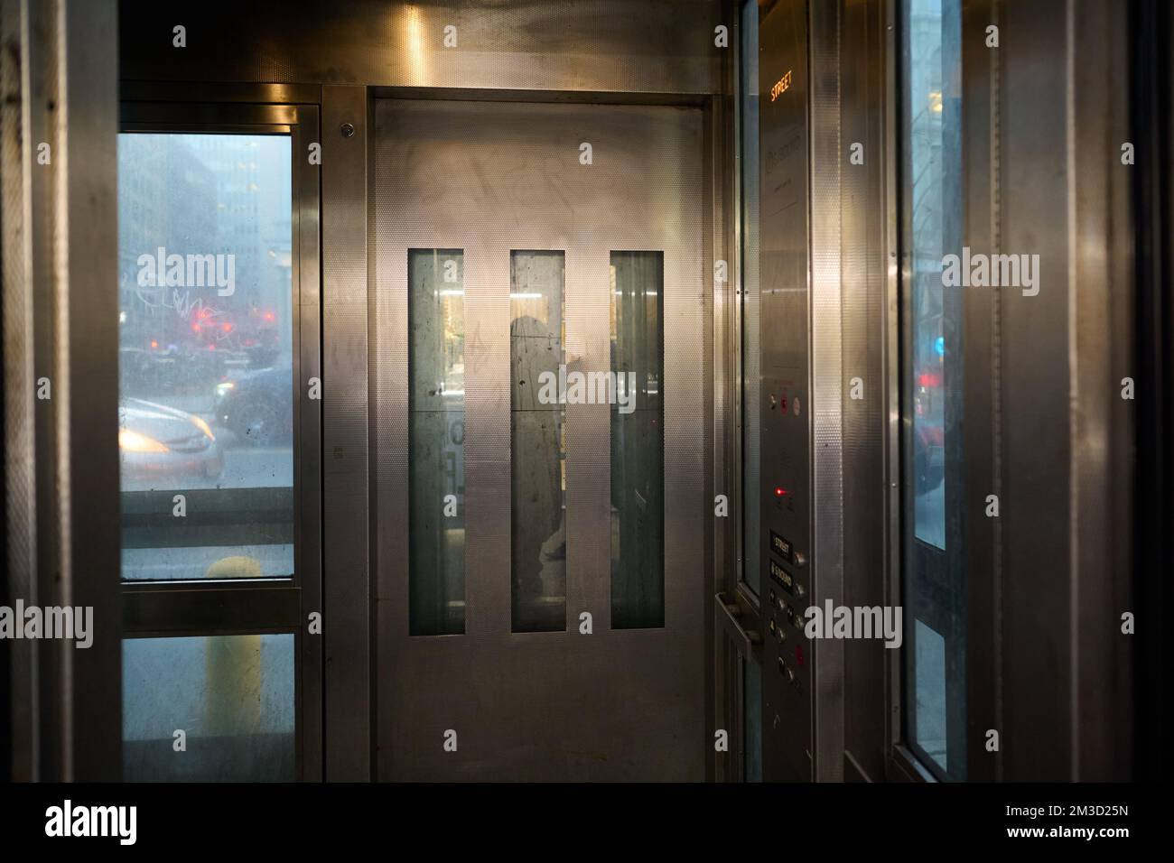 New York, New York, USA. 14th Dec, 2022. MTA elevator to Canal Street ...