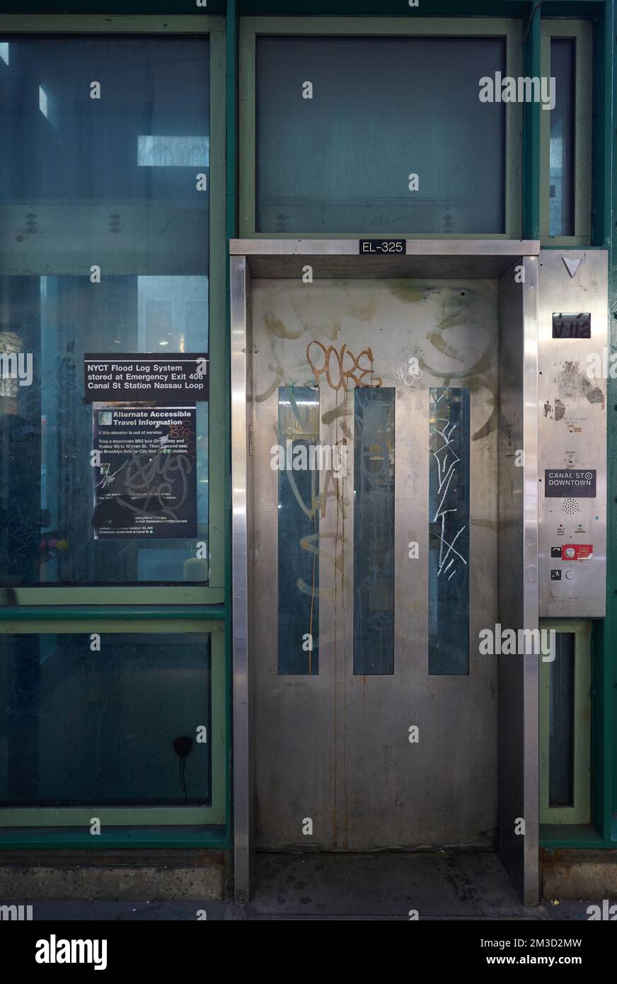 Mta elevator hi-res stock photography and images - Alamy
