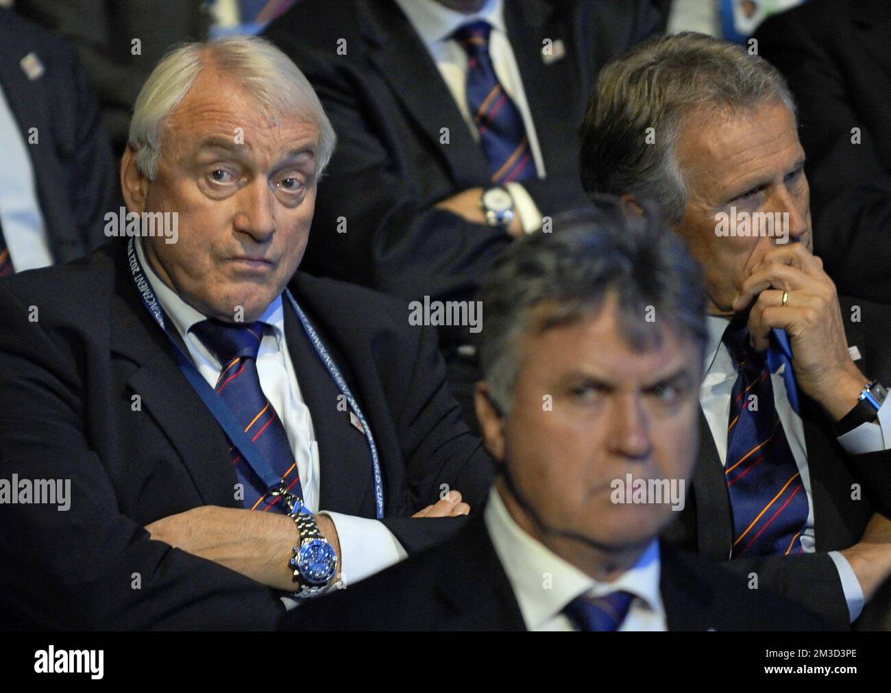 Holland/Belgium Bid ambassadors Guus Hiddink and middle row, Belgium ...