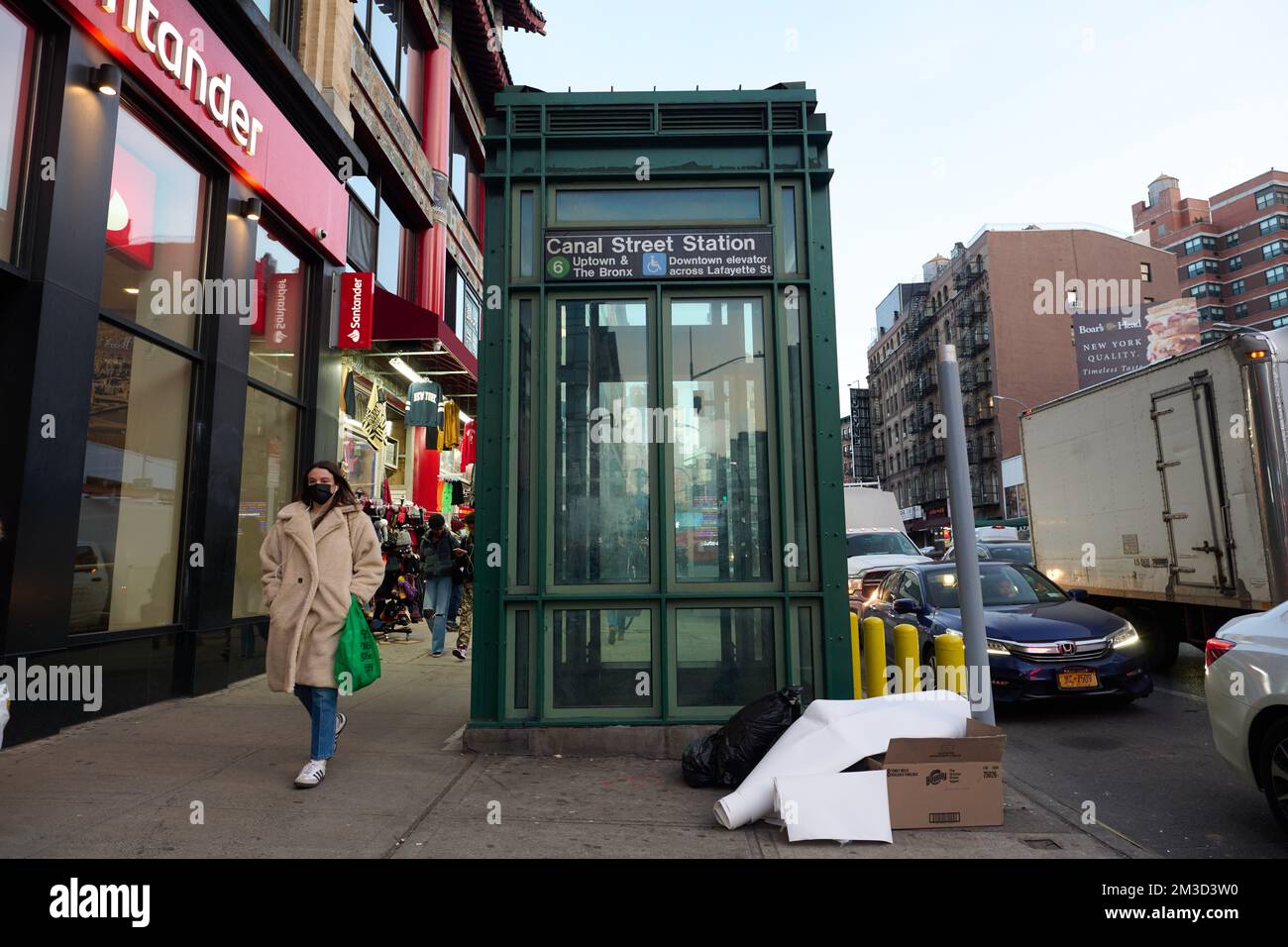 New York, New York, USA. 14th Dec, 2022. MTA elevator to Canal Street ...