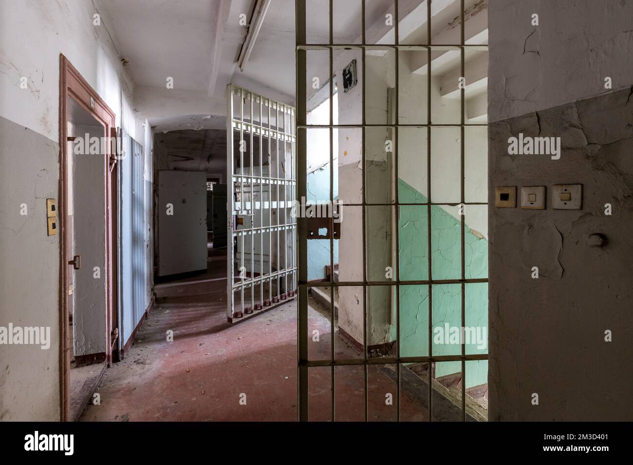 Metal bar prison jail hi-res stock photography and images - Alamy