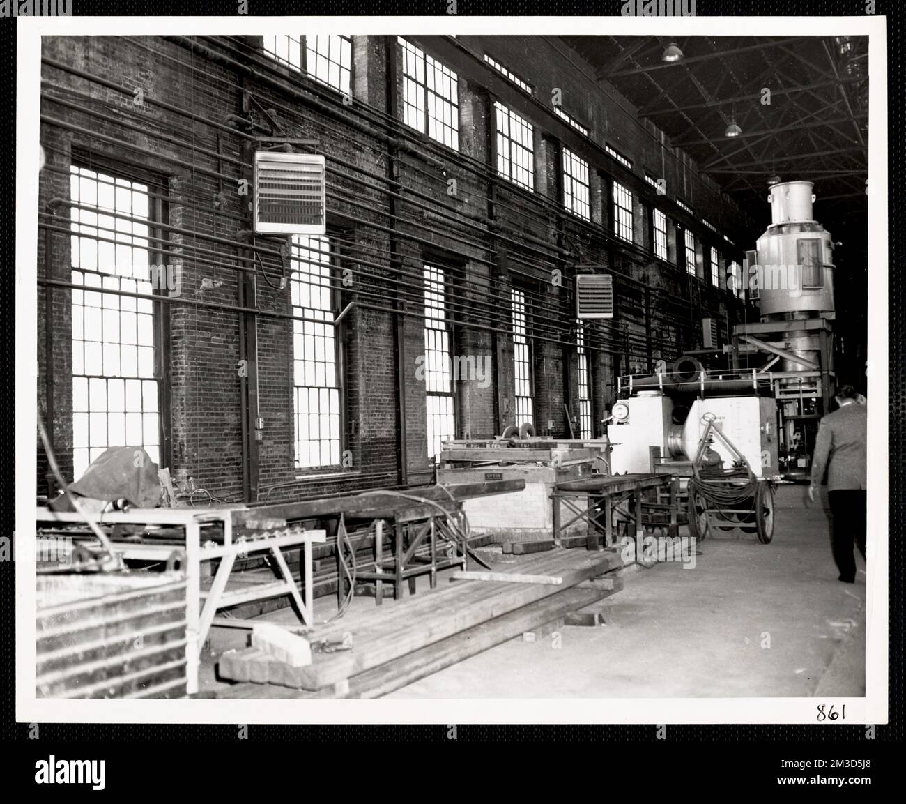 Interior bldg. 43 , Armories, Buildings, Interiors, Watertown Arsenal ...