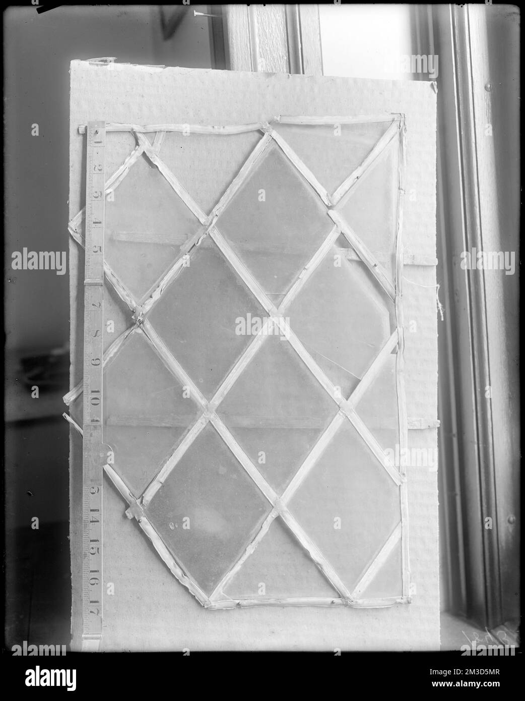 Diamond window panes hi-res stock photography and images - Alamy