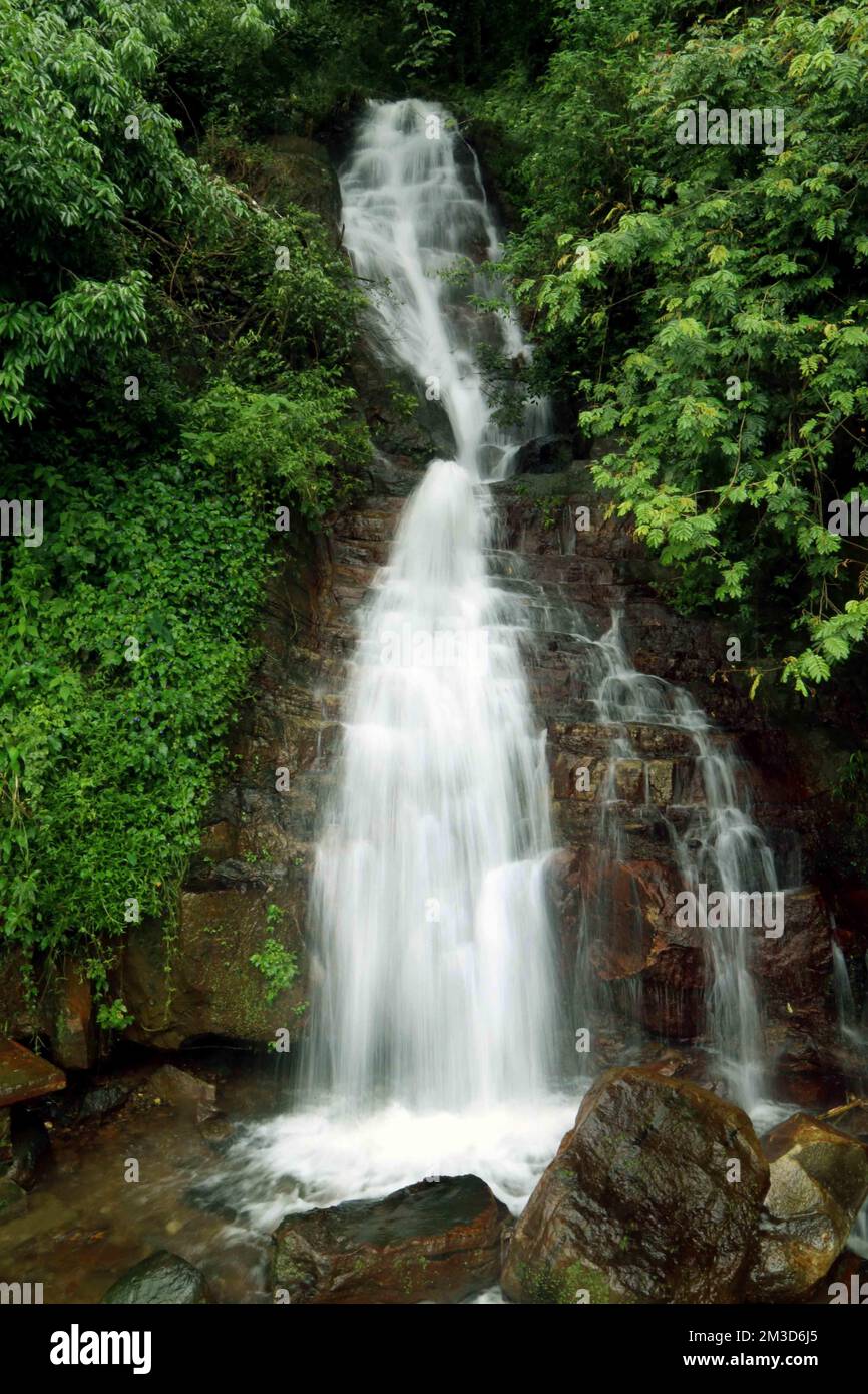 Beautiful Water falls in Sri Lanka, Visit Sri Lanka Stock Photo - Alamy