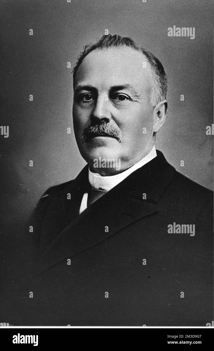 Municipal figure portraits hi-res stock photography and images - Alamy