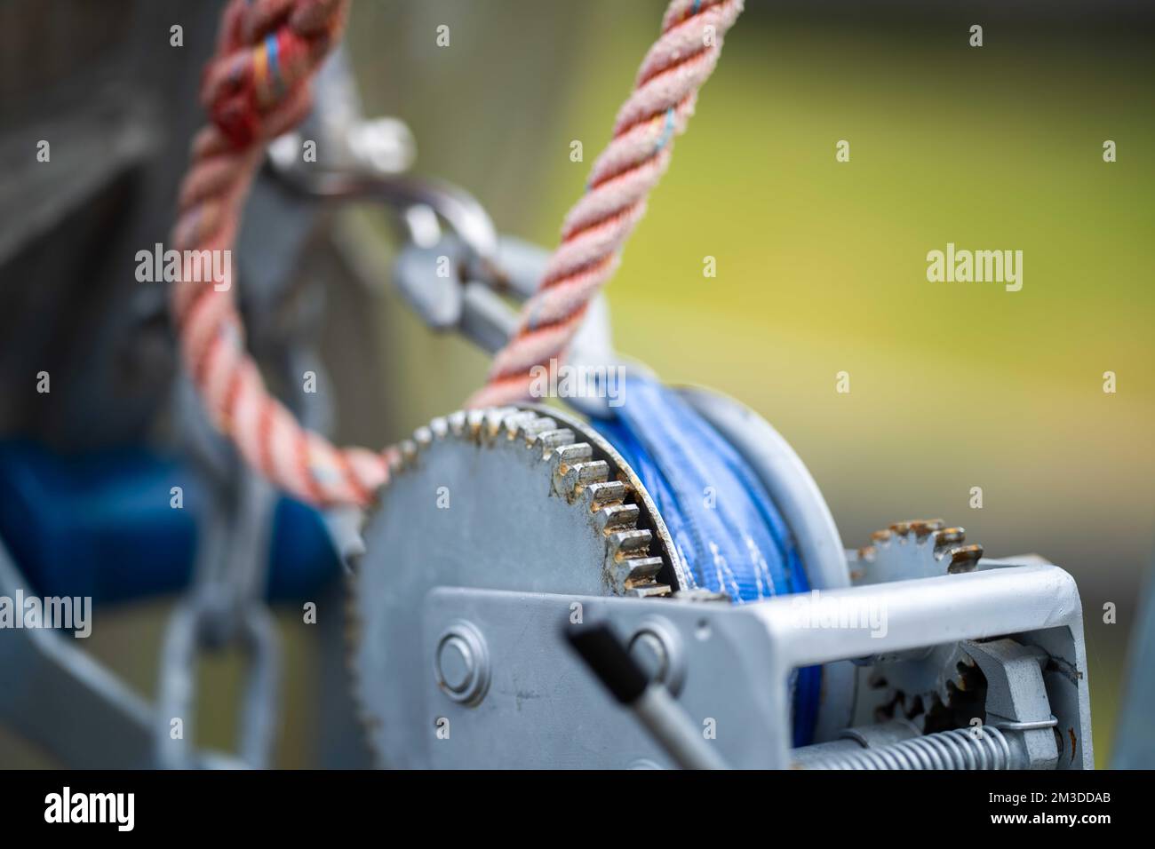 Holding string of a boat hi-res stock photography and images - Alamy