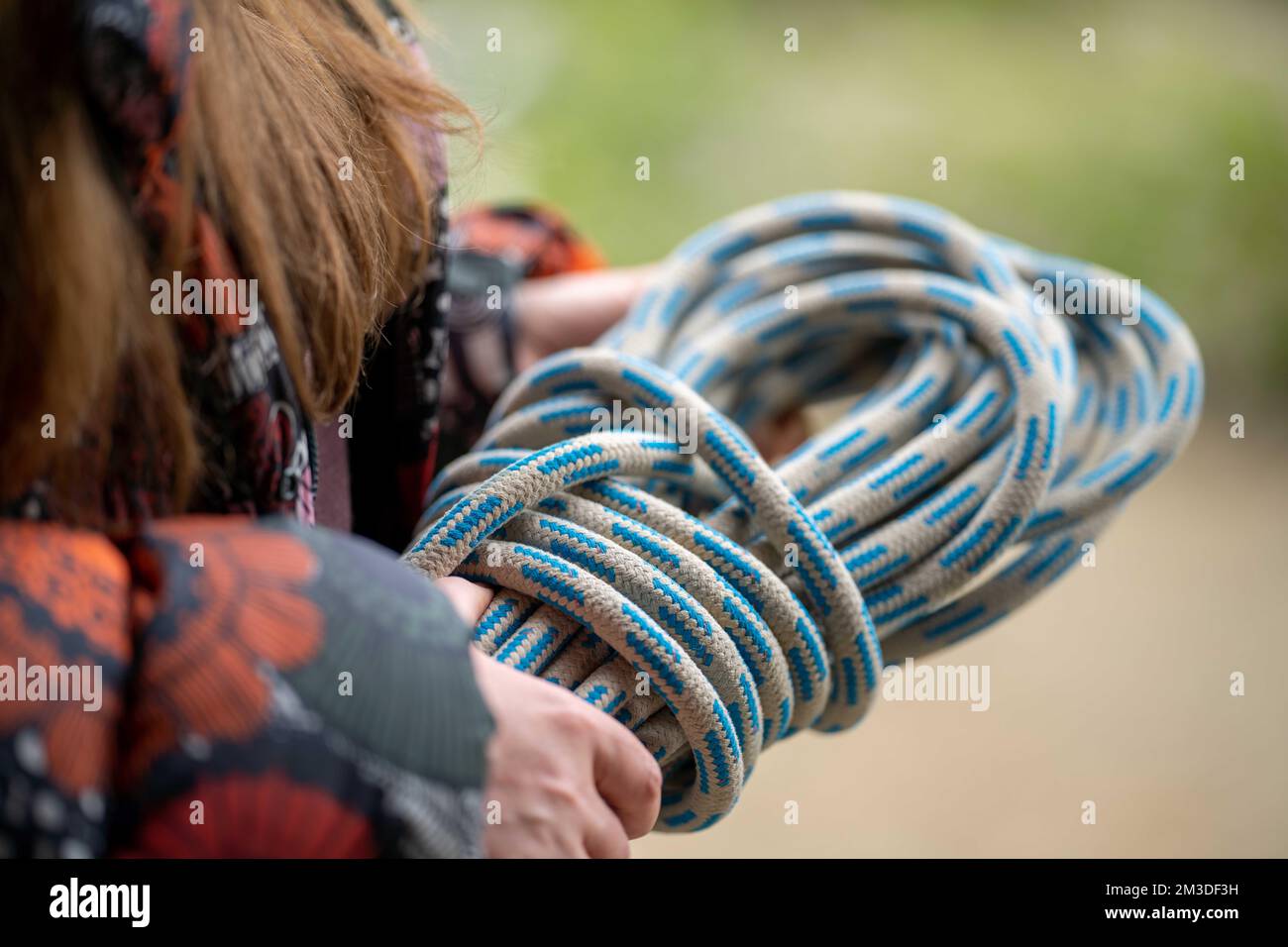 Holding string of a boat hi-res stock photography and images - Alamy
