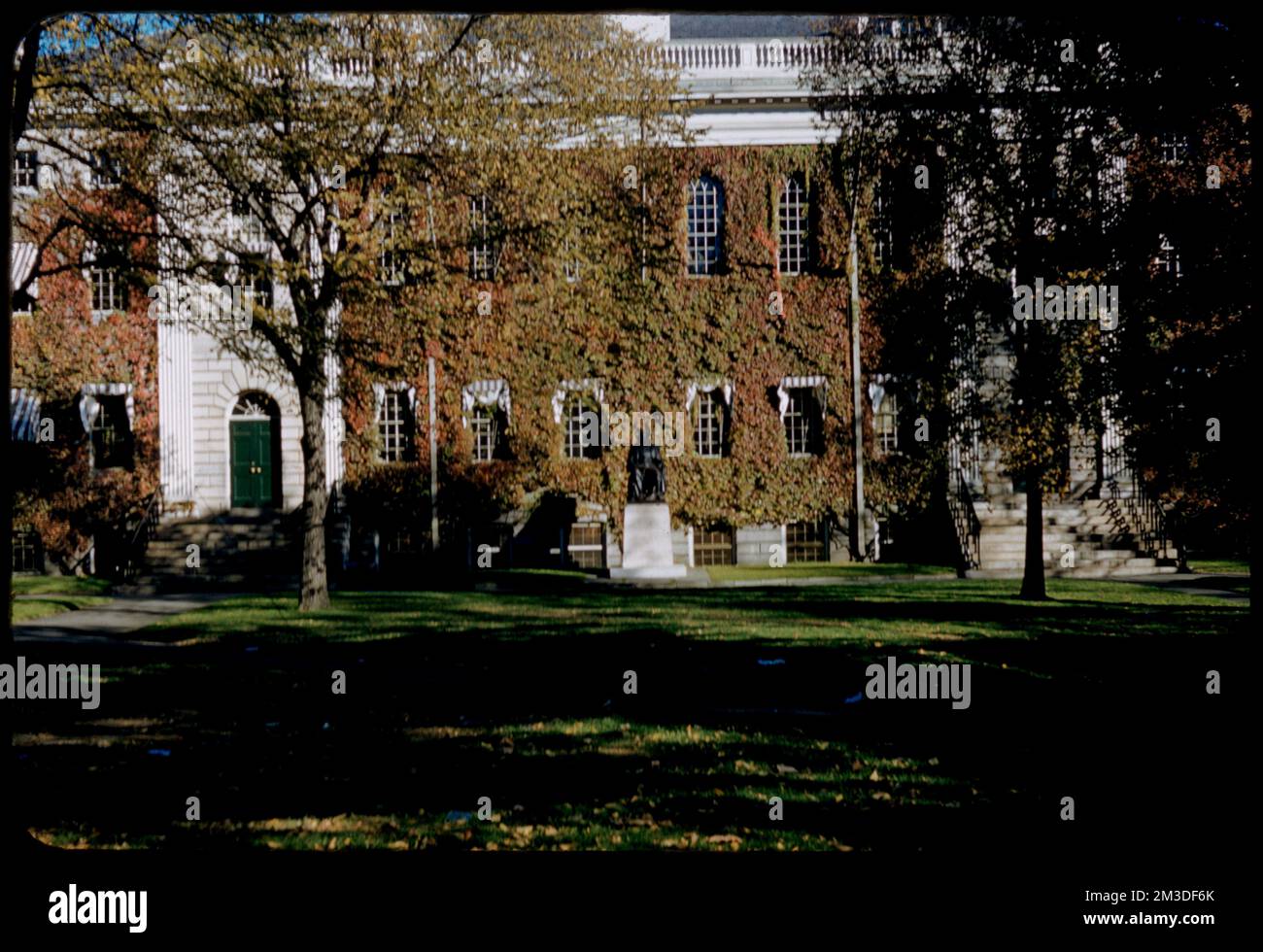 John Harvard statue, Harvard Yard , Universities & colleges, Sculpture ...