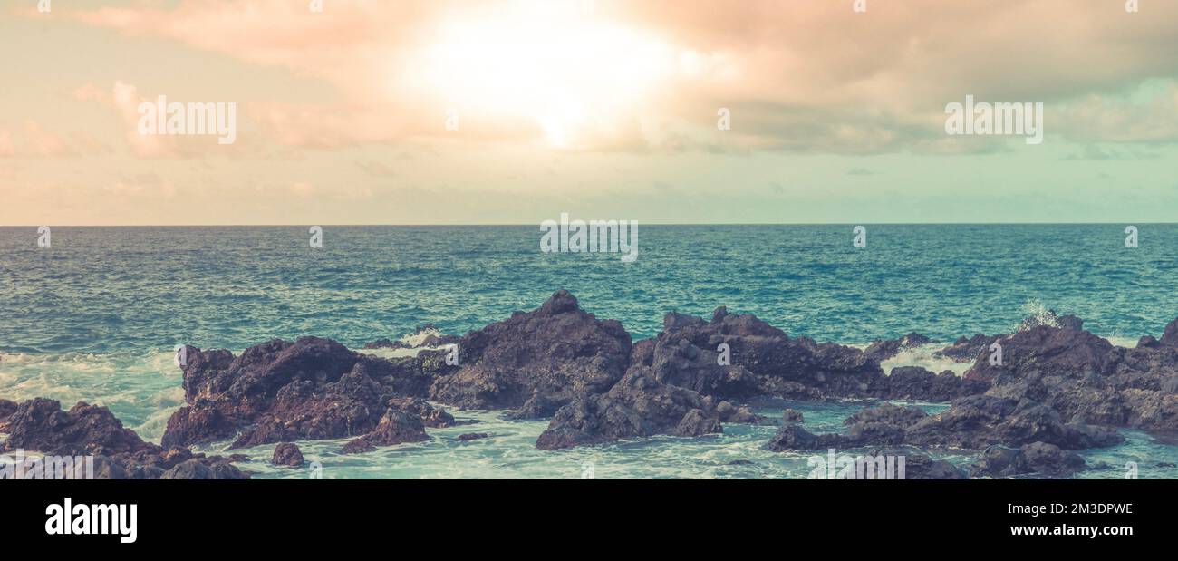 Reef shelf hi-res stock photography and images - Alamy