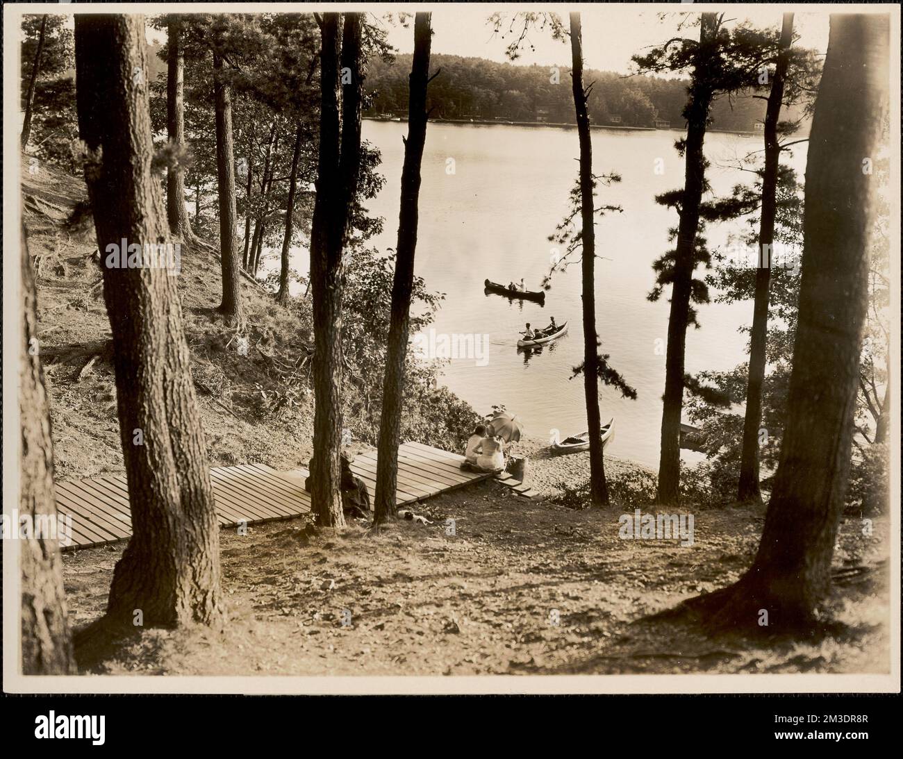 Pearl ponds hi-res stock photography and images - Alamy