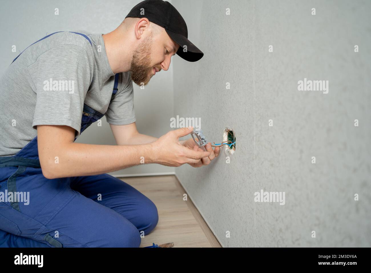 Residential utility installation hi-res stock photography and images ...