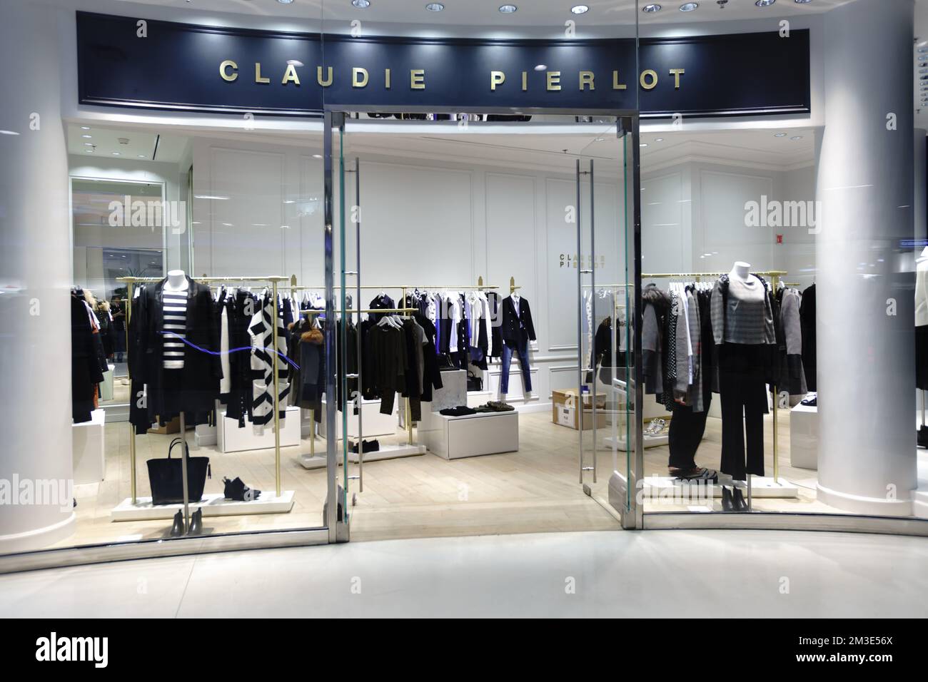 PARIS - SEPTEMBER 08: modern boutique interior on September 08, 2014 in ...