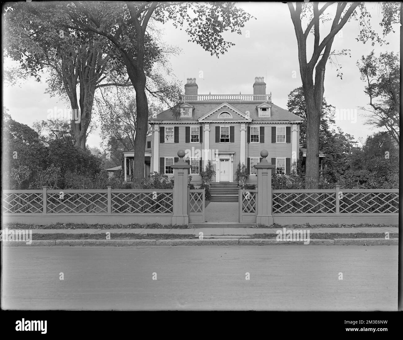 Longfellow House, 105 Brattle Street, Cambridge, Mass. , Houses ...