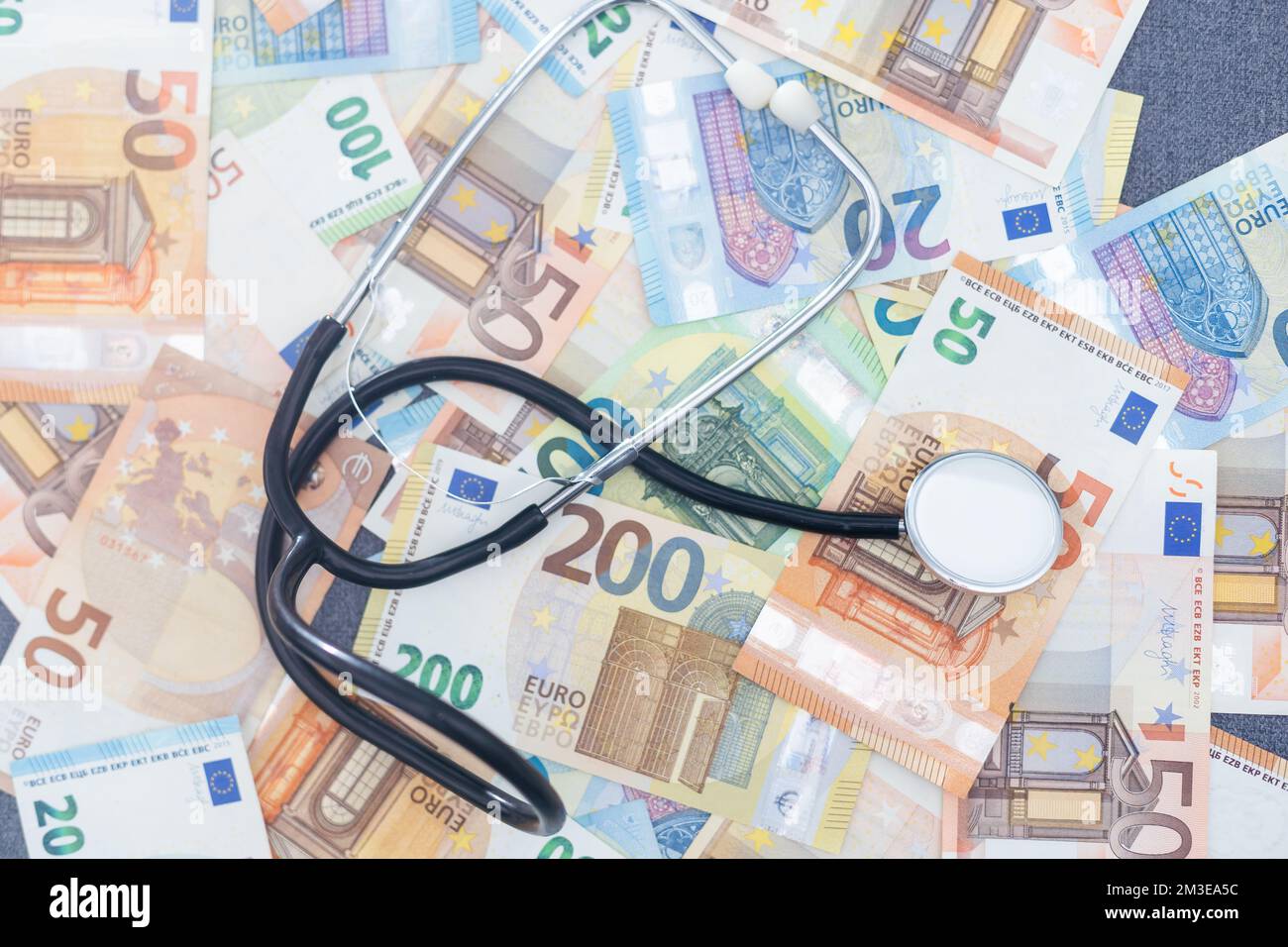 Banknotes euro dollar balance hi-res stock photography and images - Alamy