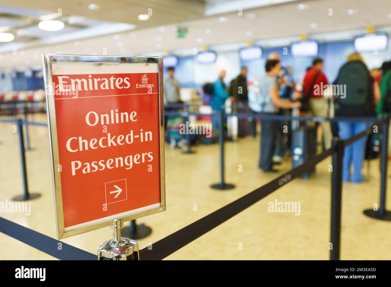 Passengers emirates airline check in hi-res stock photography and ...
