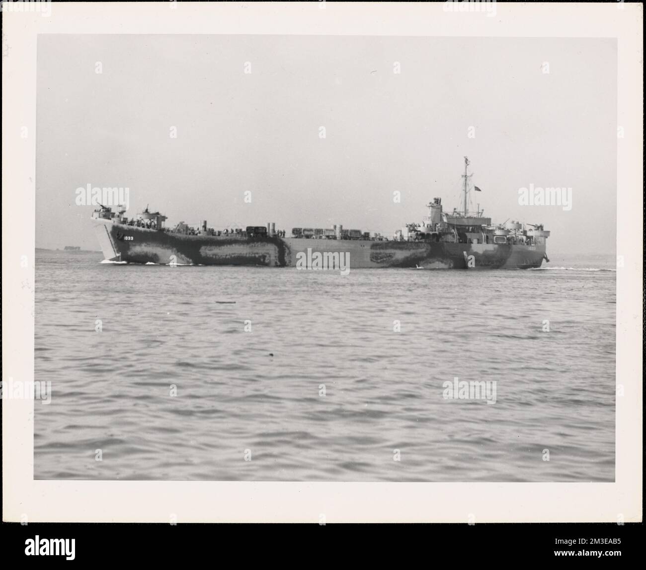 Landing ship tank completed hi-res stock photography and images - Alamy