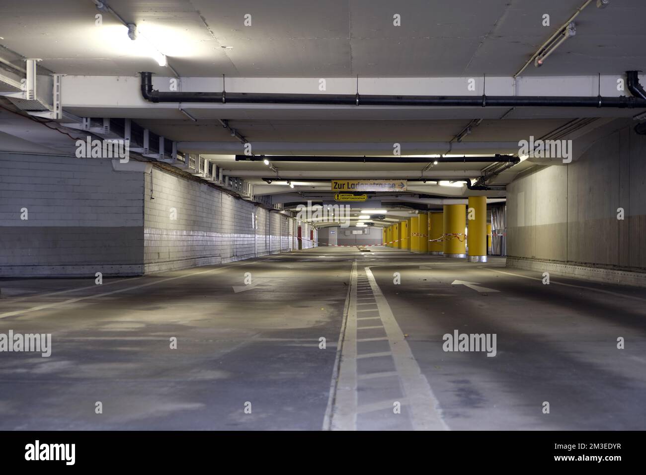 Empty multi-storey car park, entrance, exit, Ludwigshafen ...