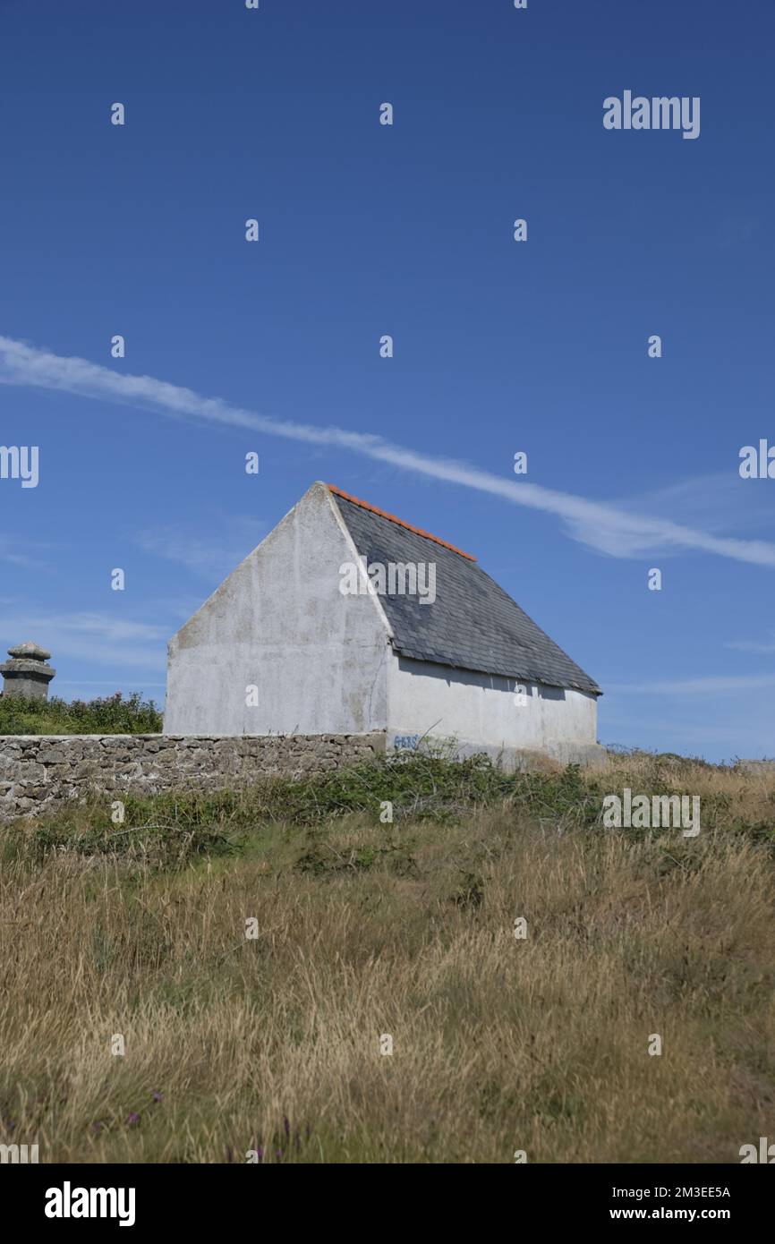 House isolated cliff hi-res stock photography and images - Alamy