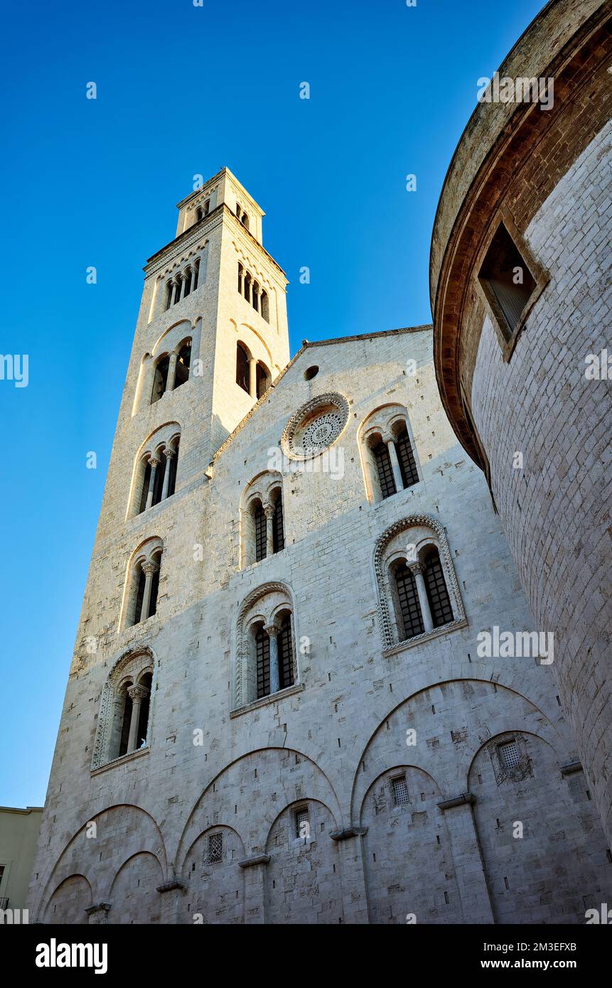 Bari cathedral hi-res stock photography and images - Alamy