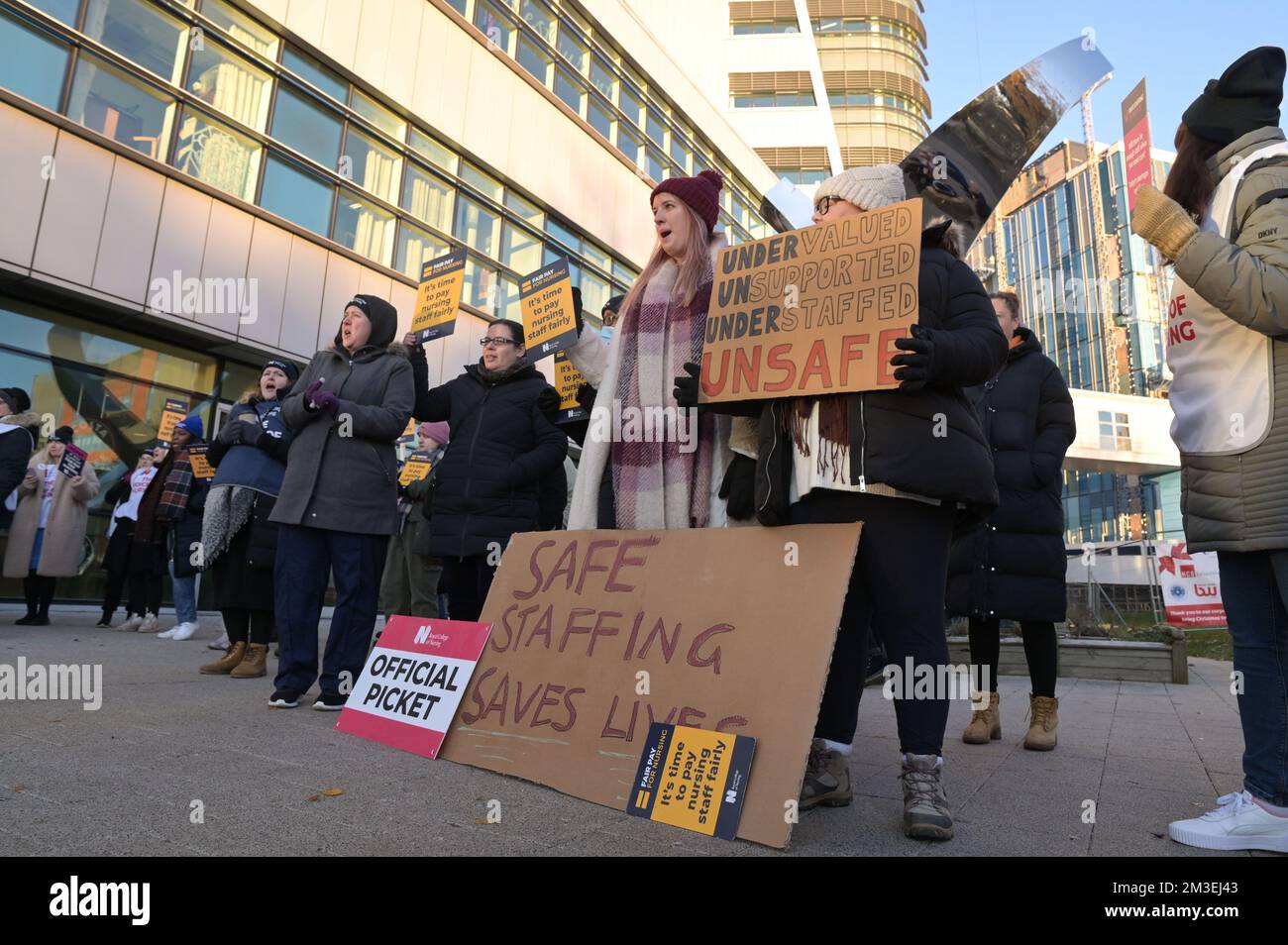 Birmingham's queen elizabeth hospital hi-res stock photography and ...