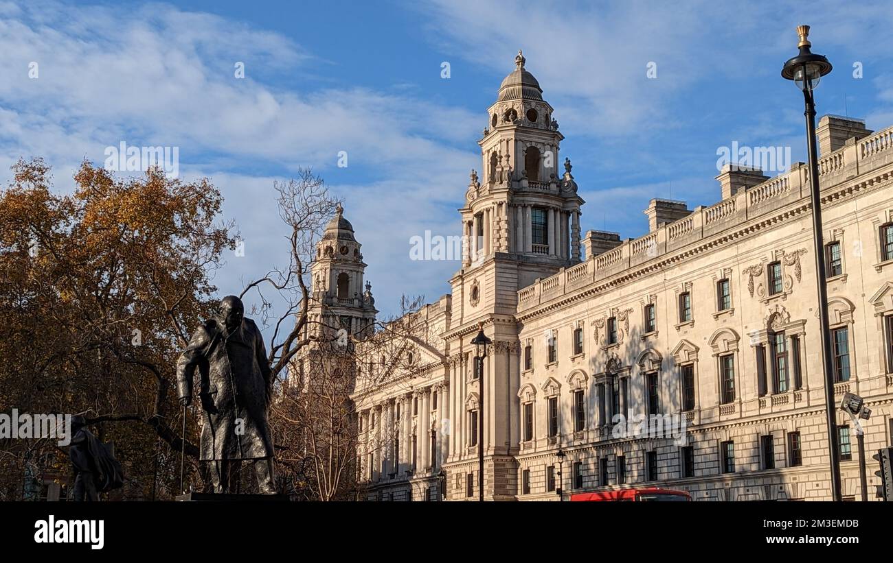 Square historic horse guards hi-res stock photography and images - Alamy