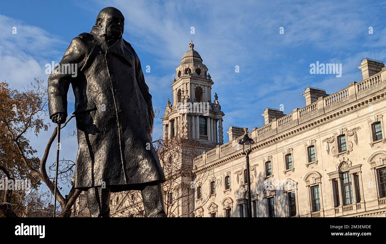 Winston Churchill statue and Big Ben Stock Photo - Alamy