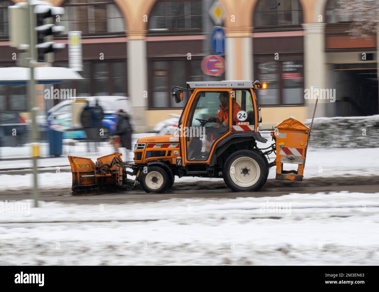 Fender cleaning hi-res stock photography and images - Alamy